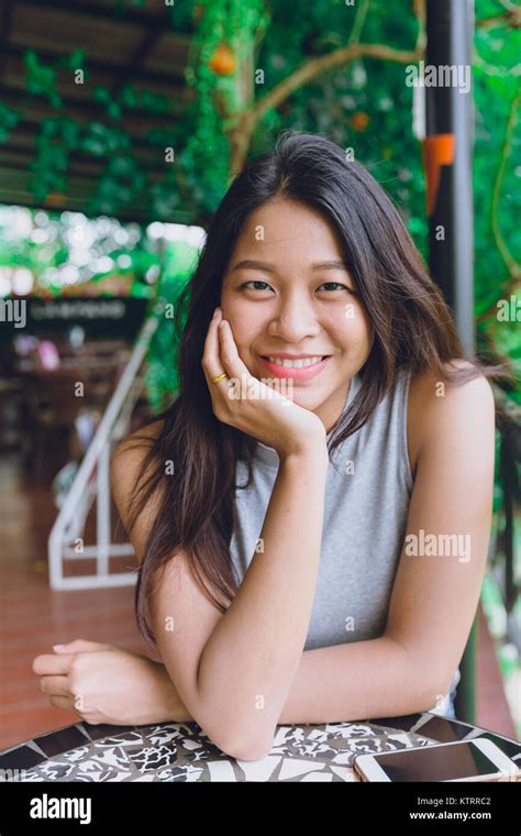 Femmes Thaïlandaises Banque De Photographies Et Dimages à Haute