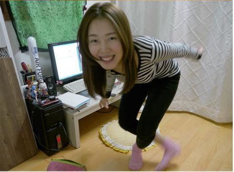 한때 유명했던 미녀웹툰작가 하얀늑대 유머 움짤 이슈 에펨코리아