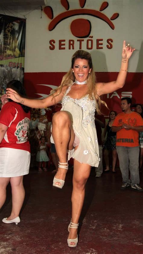 Ego Miss Bumbum Mostra O Bumbum E Muito Mais Em Noite De Samba