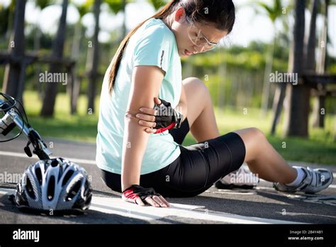 Bike Injuries Woman Cyclist Fell Off Road Bike While Cycling Bicycle