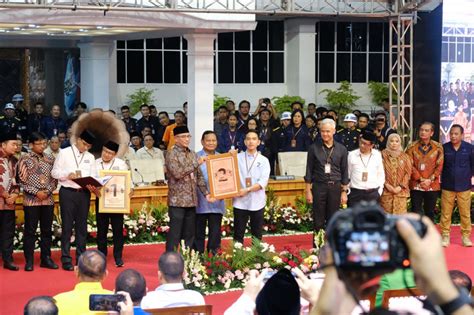 Prabowo Gibran Dapat Nomor Urut 2 Angka 2 Dengan Lambang 2 Jari