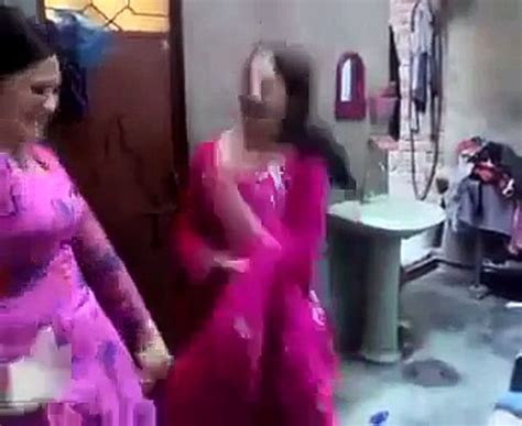 Aima Girls Dancing At Home Mms New Saraiki Punjabi Pakistani Indian