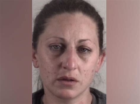 A Texas Woman Punched A Pregnant Hospital Worker While In Police