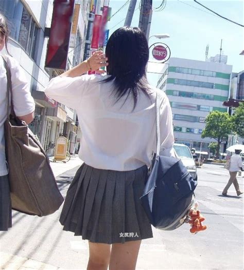 Jkが着てるyシャツの透けているブラに興奮する画像 みんくちゃんねる