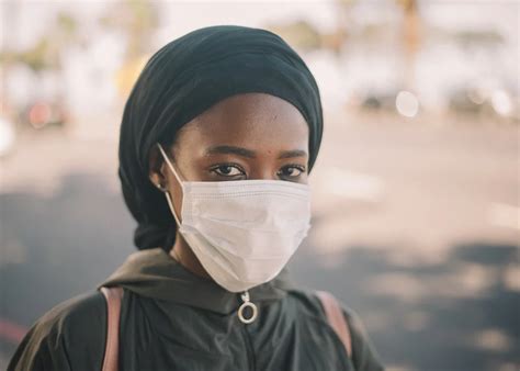 4 Perbedaan Masker Medis Dan Masker Non Medis