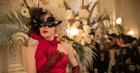 ‘cruella Designer Jenny Beavan Breaks Down Emma Stones Five Most