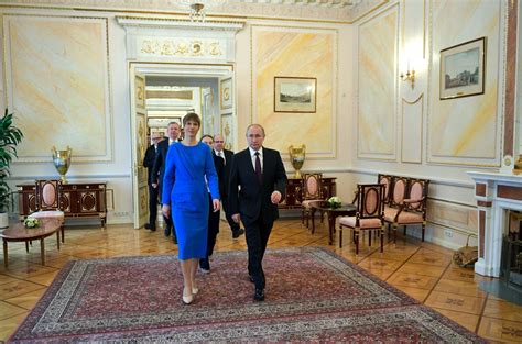 Leaders Of Russia Estonia Sit Down For Talks