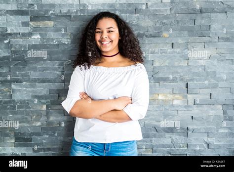 Modelo De Adolescente Afroamericana Fotografías E Imágenes De Alta