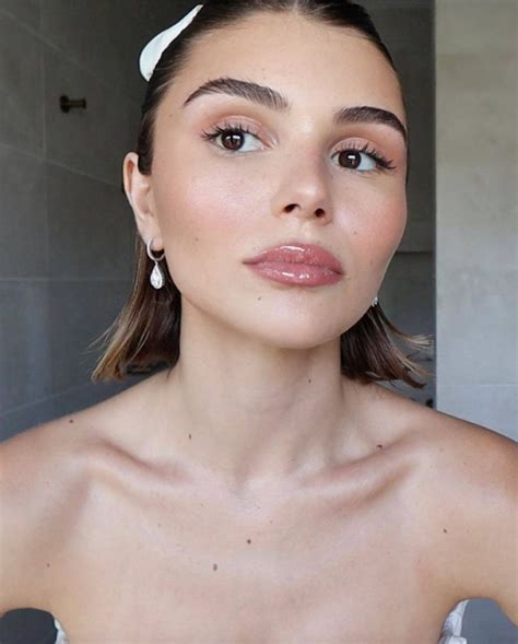 Olivia Jade Giannulli 12 11 2023 • Celebmafia