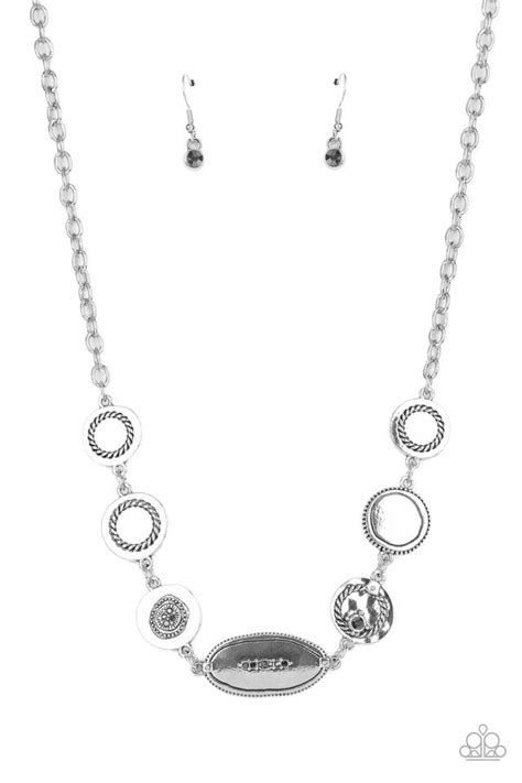Paparazzi Necklace ~ Uniquely Unconventional Silver Paparazzi