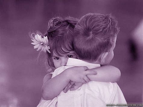 Cute Couple Hugging Wallpapers