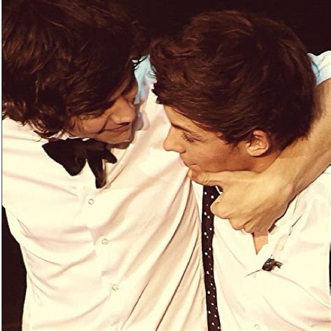 Kiss Him You Know You Want To Harry Dont Deny The Love Larry