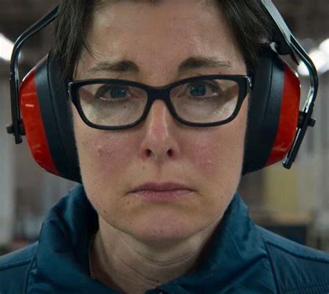 Komt Er Een Nieuw Seizoen Beschikbaar Voor Sue Perkins Perfectly Legal
