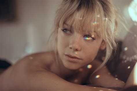 Blonde Women Looking Away Bare Shoulders Hd Wallpaper Rare Gallery