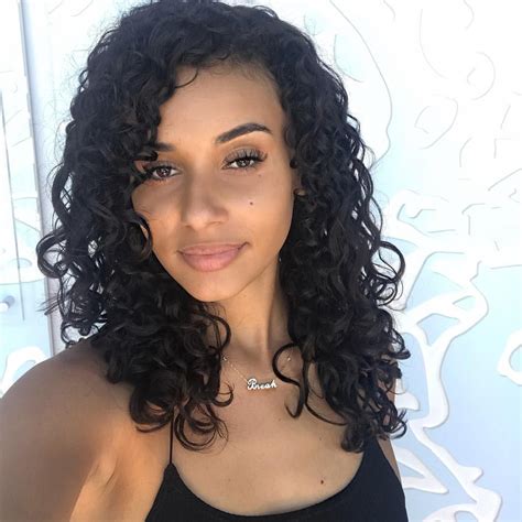 Pin By Deanna Diamond On Omg Hotness Curly Girl Girl Artist