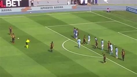 Universitario Vs Sporting Cristal En Vivo Alejandro Hohberg Casi
