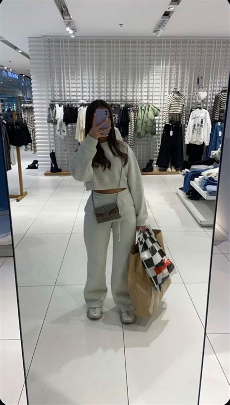 Épinglé Par Cokoladi Sur Fits En 2023 Tenues Mode Mode Zara Mode