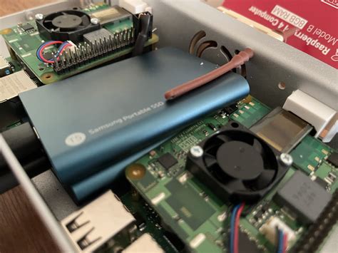 build a raspberry pi 4 docker swarm cluster with four nodes and deploy