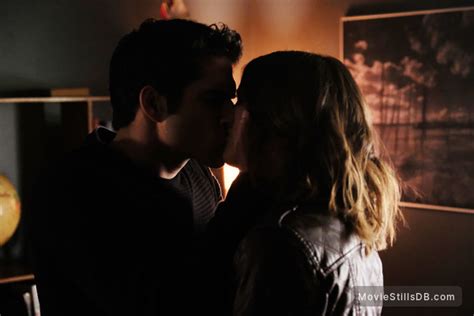 Shelley Hennig And Dylan Obrien Kissing