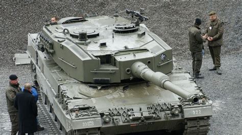 Image result for Leopard 2 Tank Side View