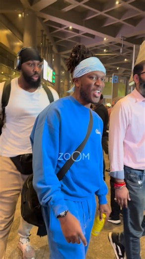 KSI is in Mumbai to film with Carry, Samay and Tanmay 🤯 Who do you think is going to be the first one to make him laugh? Drop your bets below 👇🏻 [KSI in India, KSI Mumbai visit, KSI with Indian YouTubers, KSI CarryMinati video, KSI India collab] #ksi #youtuber #carryminati #samayraina #tanmaybhat | Zoom TV