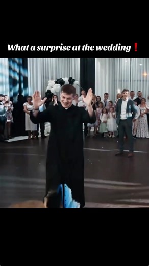 Amazing Wedding Surprise: Jumpstyle Dance for the Bride