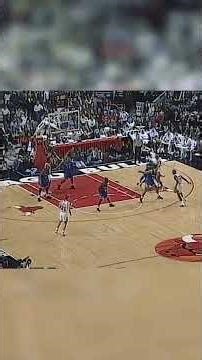 Triangle Offense Breakdown by Chuck Daly (1997.01.03) #shorts