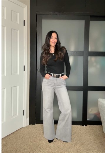 Replying to @Jolene took a second to realize they changed the listing for the high rise wide leg jeans to give them their own but….. we got it here! #tiktokshopholidayhaul #highrisejeans