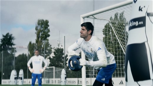 ⚪ Welcome to the Real Madrid family, our new global partner Roborock . 🤝 Bienvenido a la familia del Real Madrid, nuestro nuevo patrocinador global Roborock . #RoborockxRealMadrid | Real Madrid C.F.