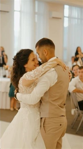 Emese & Ferenc 🩷 Beautiful First Dance to "Ordinary" by Alex Warren | Wedding Dance ONLINE