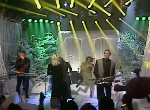 Ace of Base 'All That She Wants' on a TotP Christmas special ☃️ | DJ Mag