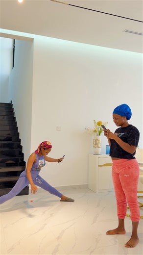 My Sierra Leonian girl is the first person in my house to shop from my website. 🥹 I am so touched by her action, she didn’t take advantage of the fact that I am her boss. 🤩 | AngieNation