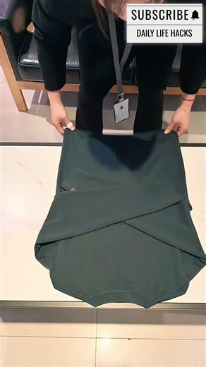 Daily Life Hacks For Girls 102 #dailyhacks #foldinghacks #youtubeshorts