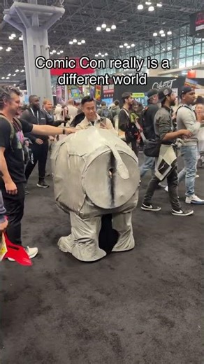 Unusual Costumes Steal the Show at Comic Con