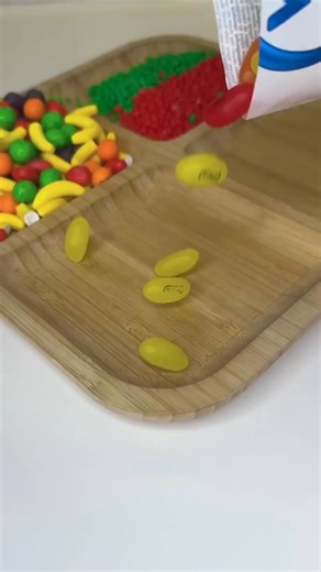 466K views · 2.5K reactions | Filling platter with candy #foryou #diy #viral #asmr #unboxing #fb #trendingreels #viralreelsシ #reelsviralシ #satisfying #satisfyingvideo #foryoupage #sweetsunboxing #fipシviral #asmrsounds #asmrfoodsounds #unboxing #fillingplatter #sweetrecipe #snacksrecipe | Rosa SB | Facebook