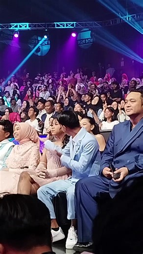 Lagi ngebayangin apaan si kalian, ROPRIL? Sampe kaget nya aja bareng kaya gitu😁🥰🥰😍 🔥🔥ROPRIL GARIS KERAS 🔥🔥 @da7april @da7_robi #ropril #indosiar #couple