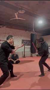 Step into the realm of martial arts with Master Tu Tengyao, as he demonstrates the dynamism of Wing Chun defence in this enticing video. Unravel the layers of this traditional Chinese martial art form and indulge in a session orchestrated by a true connoisseur of the discipline. Witness Master Tu's finesse and precision - a treat for both neophytes and veterans alike. Brace yourselves for a journey into the world of Wing Chun. Dive in and enjoy! | Wing Chun