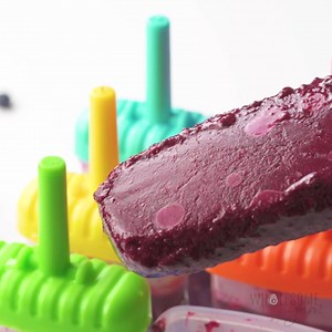 106K views · 95 reactions | You only need 5 minutes and 4 ingredients to make these delicious low carb/keto popsicles! These would definitely be a hit with the kids. Printable Recipe: https://www.wholesomeyum.com/recipes/sugar-free-blueberry-lemon-popsicles-recipe/ | Wholesome Yum - Easy Healthy Recipes | Facebook