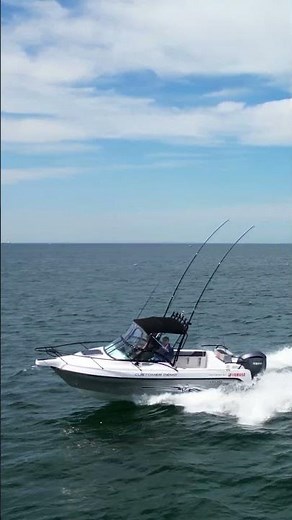 620R in action: Power, precision, perfection. 🚤💨🌊