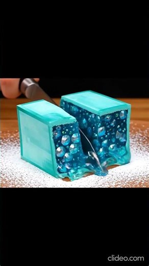 "Slicing the Diamond Block as a Sweet! 💎🍬 | Minecraft Fun"