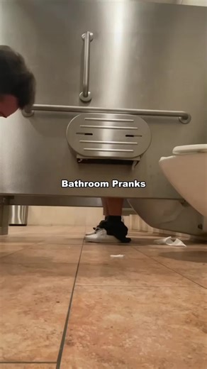 Bathroom Pranks🤣😭 #funny #foryoupage #prank #viral#usa🇺🇸 | pranks