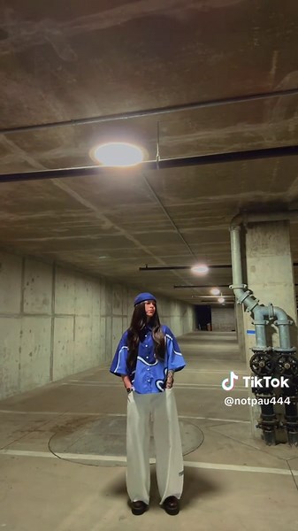 Exploring the Androgynous Style in Blue Fashion