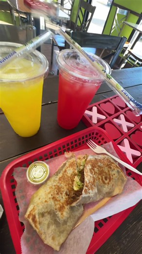 Snack Date with my baby girl #momdaughterfun #latinamomsoftiktok #mexicansnack #snackshack #cozyeats