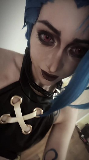 Explore Jinx from Arcane: Makeup and Cosplay Tips