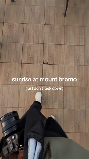 Just missing a little piece of railing 🤣😅🫠 #sunrise #mountbromo #java #volcano #indonesia