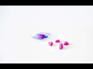 What is a plaque disclosing tablet and how do I use it?