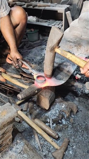 DIY Spade Repair | Learn Handicrafts with Easy Techniques #blacksmith #viralshort