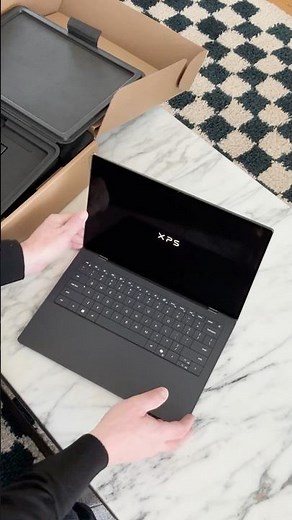 Unboxing Dell’s New $2,200 XPS 14 Laptop That Has an OLED Touch Display 💻