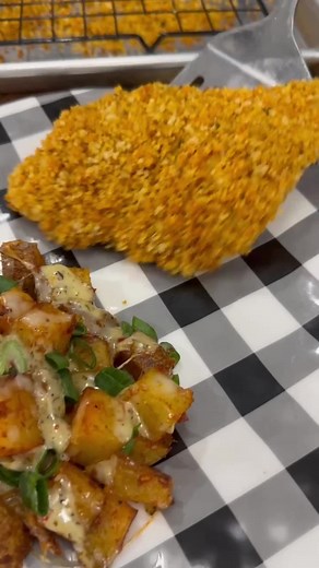 Crispy baked chicken is an easy dinner recipe the family loves! Recipe 1 lb chicken breast Mayo Salt, Pepper, Garlic Powder 2 cups Italian panko breadcrumbs 2 TBSP butter 1/3 cup buffalo sauce or hot sauce Steps -Butterfly cut chicken breasts to make them thinner. -Pat dry chicken breasts with a paper towel. Season chicken with salt, pepper, and garlic powder on both sides. -Spread a little bit of mayo on each side of the chicken. -In a skillet over medium high heat melt butter and add bread cru