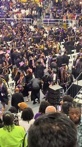 PVAMU after their 2025 commencement ceremony 🙌🏾 Congratulations graduates! 💜💛 #hbcu #hbcubuzz #pvamu 🎥: @deneshawn via TT | HBCU Buzz